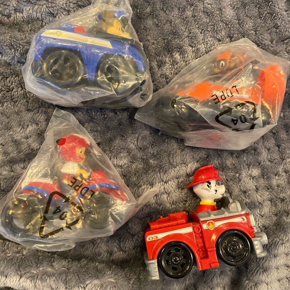 Nickelodeon | Toys | New 4 Paw Patrol Vehicle Action Figures On ...